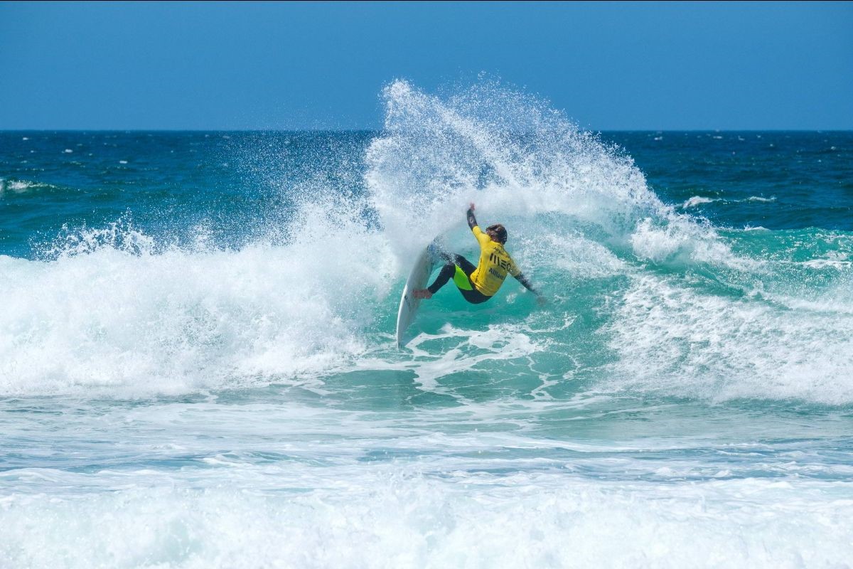 Luta pelo título nacional de surf é retomada nas praias de Porto e ...