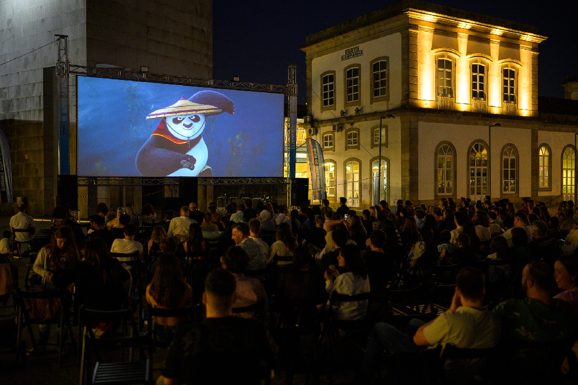 Cinema ao ar livre e em vários espaços da cidade durante o mês de ...